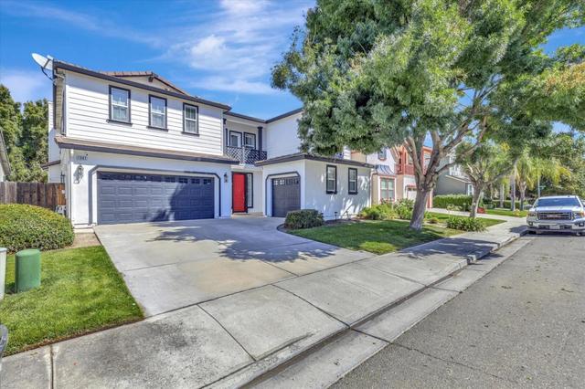 1061 Tulloch Dr, Tracy, CA 95304 | 35 Photos - Movoto