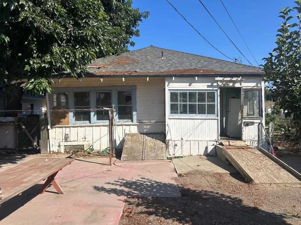 805 5th St, Hollister, CA 95023 | 9 Photos - Movoto