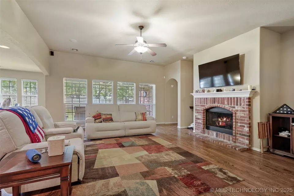 20230 E 50th Pl, Broken Arrow, OK 74014 | MLS# 2543156 | 26 Photos - Movoto