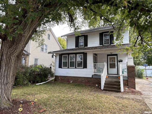 2208 N Sheridan Rd, Peoria, IL 61604 | 28 Photos - Movoto