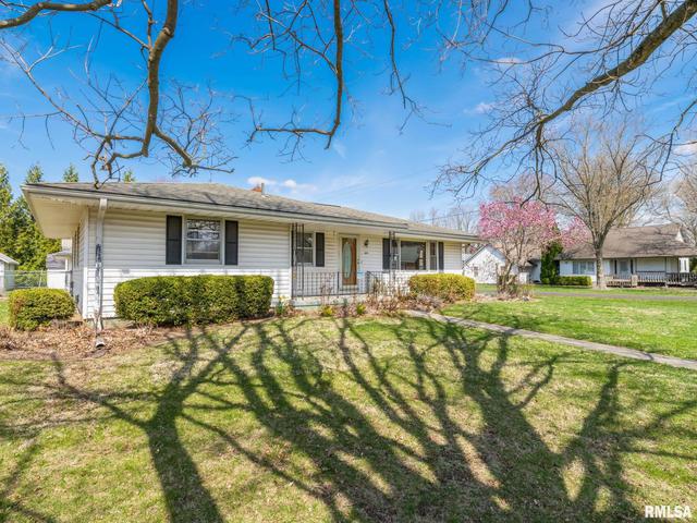 509 E 6th St, Delavan, IL 61734 | 40 Photos - Movoto