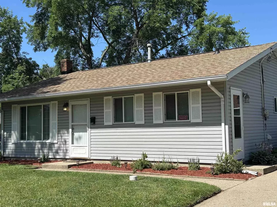 1409 Alton St, Pekin, IL 61554 | MLS# PA1258914 | 1 photo - Movoto