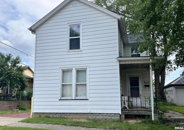 609 Linn St, Muscatine, IA 52761 | MLS# QC4266125 | 11 Photos - Movoto