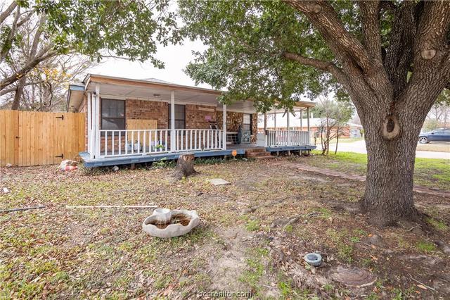 1700 Cavitt, Bryan, TX 77801 | 22 Photos - Movoto