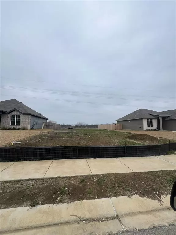 301 Whaley St, Caldwell, TX 77836 | MLS# 25004636 | 8 Photos - Movoto