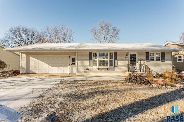 805 N Oakley St, Luverne, MN 56156 | MLS# 22500477 | 20 Photos - Movoto
