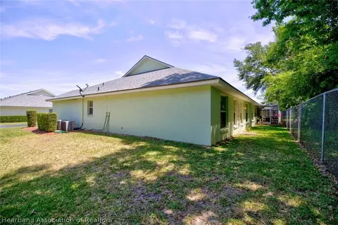 2036 Ashley Oaks Cir, Sebring, FL 33870 | 43 Photos - Movoto