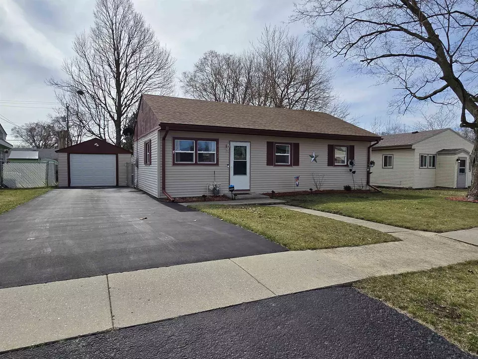 1123 Evans Ave, Machesney Park, IL 61115 | 19 Photos - Movoto