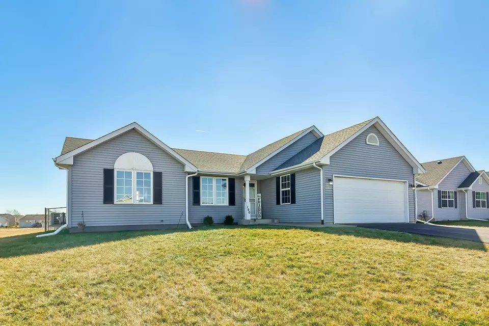 196 Autumnwood, Davis Junction, IL 61020 | 22 Photos - Movoto