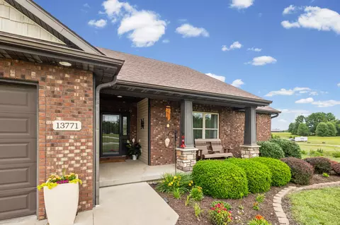 13771 N Frink Rd, Hallsville, MO 65255 | MLS# 434835 | 46 Photos - Movoto