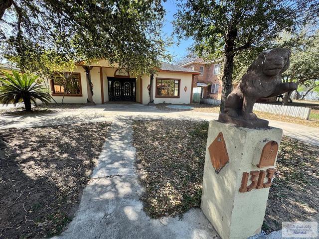 1313 N 4th, Mcallen, TX 78501 | MLS# 29764153 | 19 Photos - Movoto