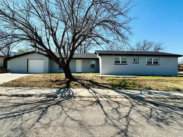 1408 Stadium, Big Spring, TX 79720 - Movoto
