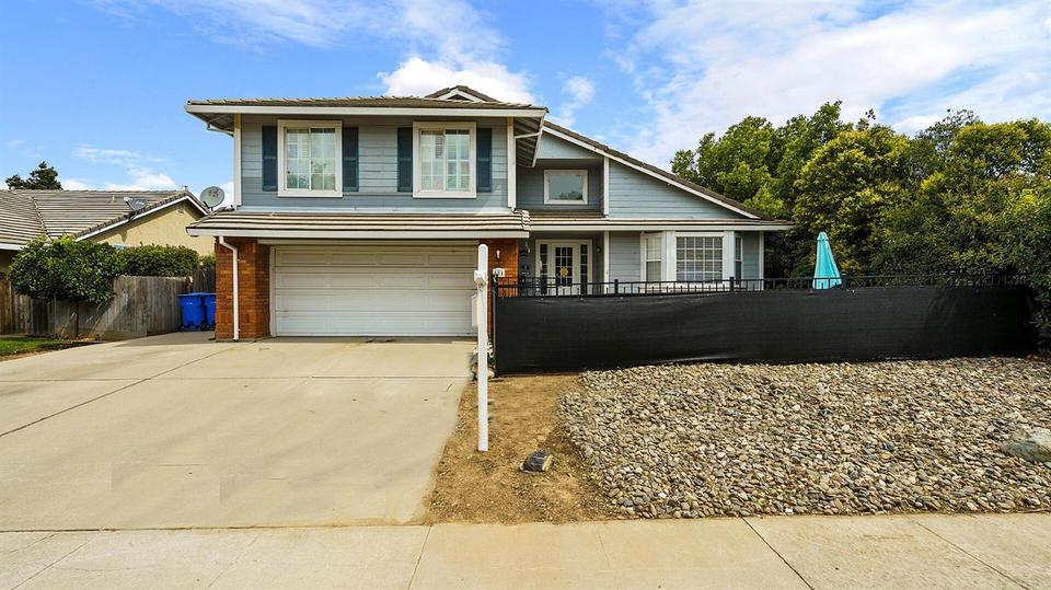 681 Canyon Creek Way, Galt, CA 95632 | 39 Photos - Movoto
