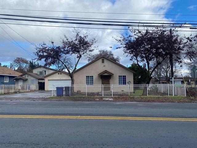 821 Sutter Ave, Modesto, CA 95351 | 7 Photos - Movoto