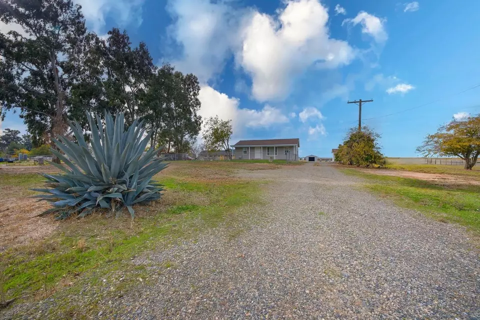 8635 E Pleasant Grove Rd, Elverta, CA 95626 | 24 Photos - Movoto