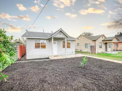 2623 Clay St, Sacramento, CA 95815 | 35 Photos - Movoto