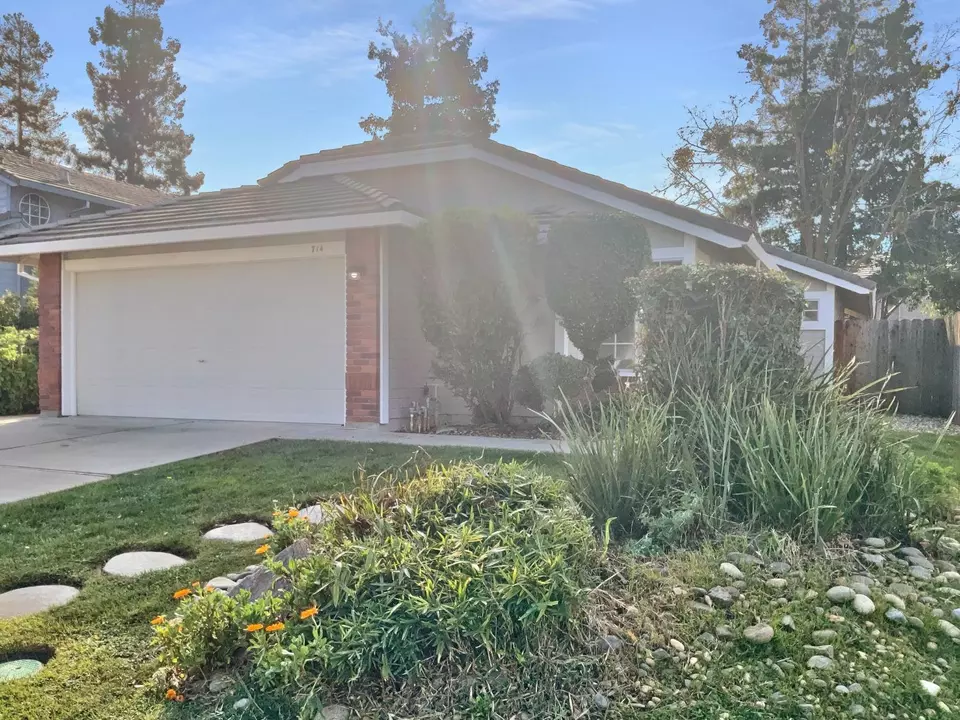 714 Summit Lakes Way, Galt, CA 95632 | 30 Photos - Movoto