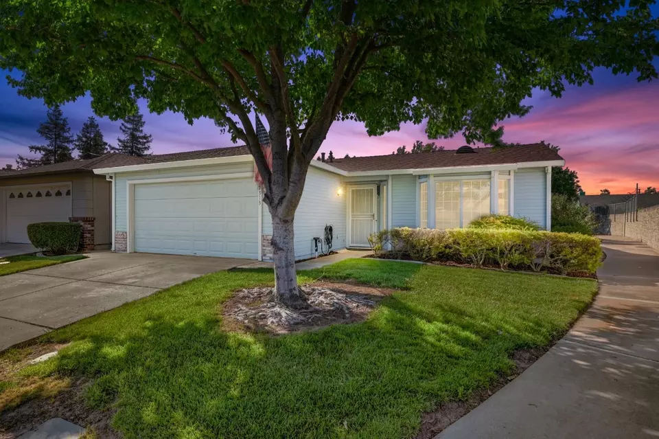 7313 Sunshire Ln, Sacramento, CA 95828 | 10 Photos - Movoto