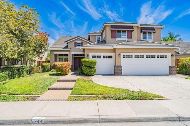 1744 Bristol Ln, Tracy, CA 95377 | 65 Photos - Movoto