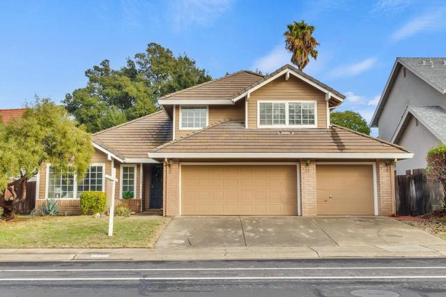 5525 Laguna Park Dr, Elk Grove, CA 95758 | 65 Photos - Movoto