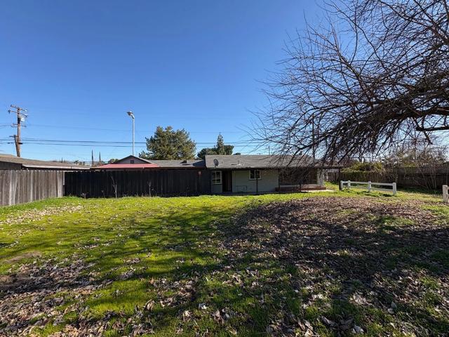 2212 Whitcomb Way, Modesto, CA 95350 | MLS# 225017753 | 13 Photos - Movoto