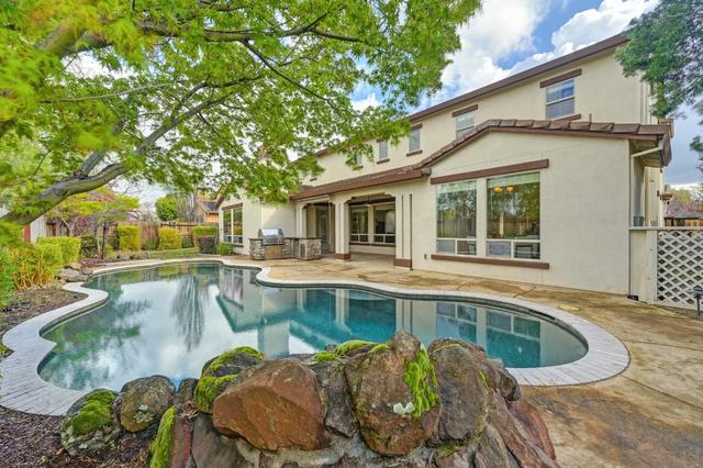 903 Jack Rabbit Ct, Rocklin, CA 95765 | MLS# 225030876 | 63 Photos - Movoto