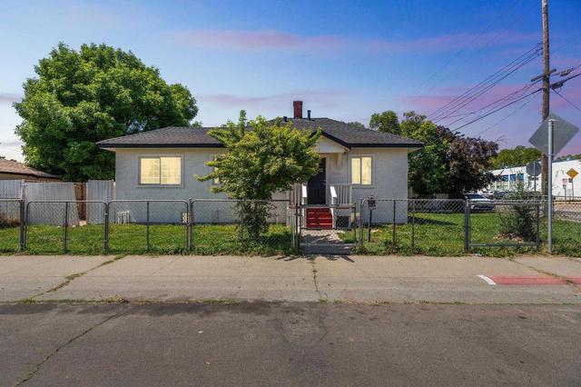 3633 Taylor St, Sacramento, CA 95838 | MLS# 225062357 | 31 Photos - Movoto