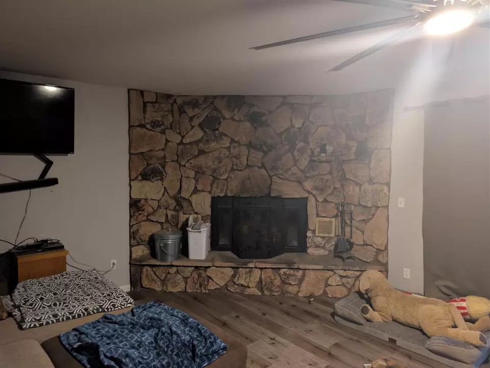 13654 Camanche Pkwy, Burson, CA 95225 | MLS# 226000872 | 16 Photos - Movoto