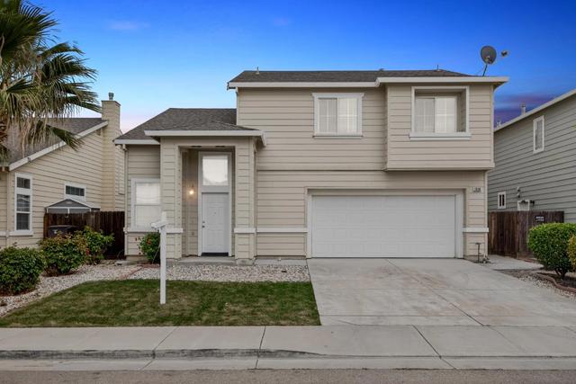 1516 Gentry Ln, Tracy, CA 95377 | MLS# 226002815 | 33 Photos - Movoto