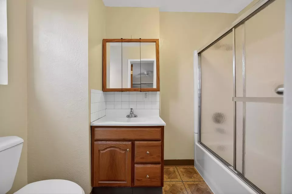 226 W Clay St, Stockton, CA 95206 | MLS# 226004311 | 45 Photos - Movoto