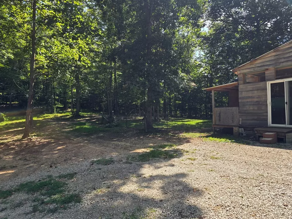 462 Bear Hollow Ln, Livingston, TN 38570 | MLS# 235316 | 18 Photos - Movoto