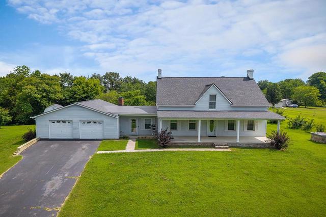 923 Peeled Chestnut, Sparta, TN 38583 | MLS# 237566 | 69 Photos - Movoto