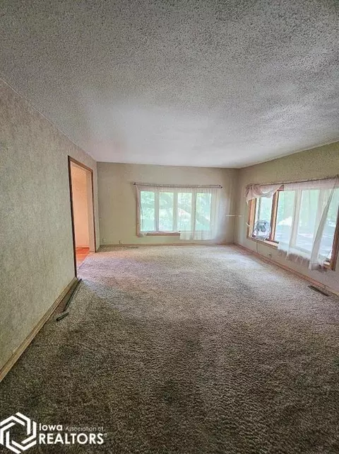 513 Arrow St, Leland, IA 50453 | 13 Photos - Movoto