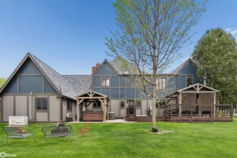 1405 Fairway Dr, Marshalltown, IA 50158 | MLS# 6337780 | 58 Photos - Movoto