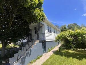 149 1st St, Oneida, PA 18242 - Movoto