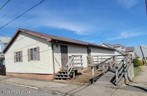 563 Carbon St, Freeland, PA 18224 | 20 Photos - Movoto