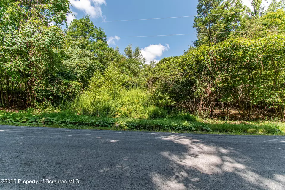 6 Silhouette Ln, Waymart, PA 18472 | MLS# SC254128 | 23 Photos - Movoto