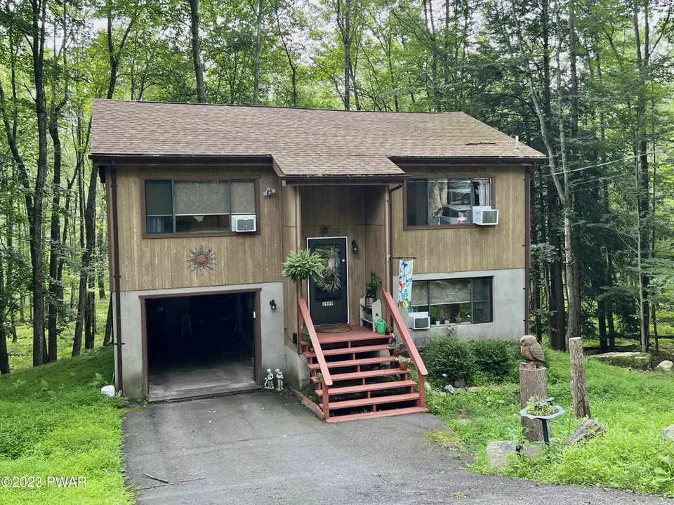 26 Navaho Ln, Lake Ariel, PA 18436 | 37 Photos - Movoto