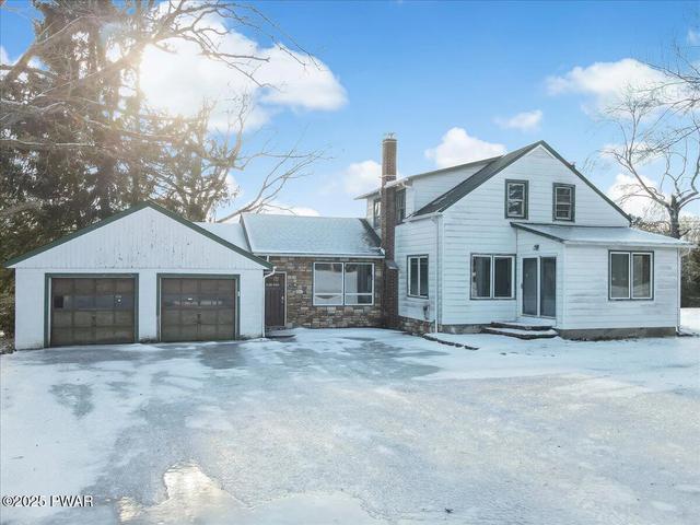 487 Rowland Rd, Greeley, PA 18425 | MLS# 250432 | 71 Photos - Movoto