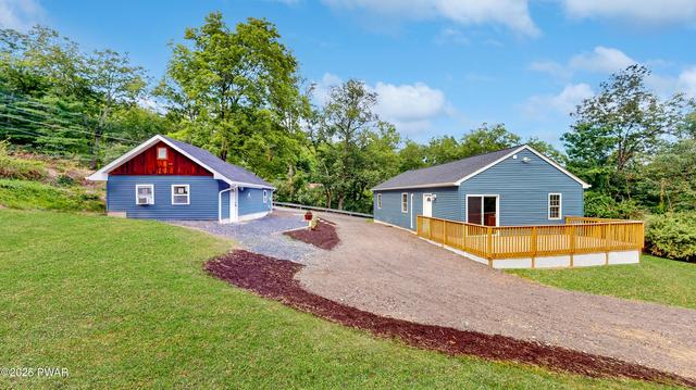 136 Heaters Hill Rd, Matamoras, PA 18336 | MLS# 252193 | 80 Photos - Movoto
