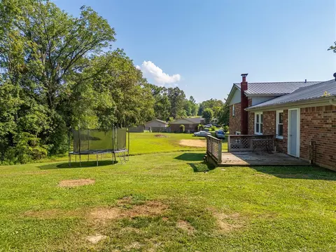 61 Lakeview Dr, Beechmont, KY 42323 | 42 Photos - Movoto