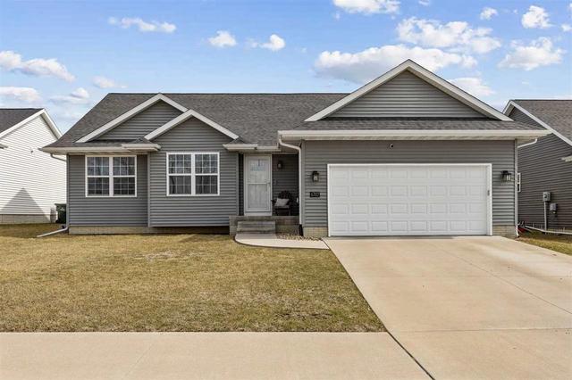 6707 J St SW, Cedar Rapids, IA 52404 | MLS# 202501795 | 25 Photos - Movoto