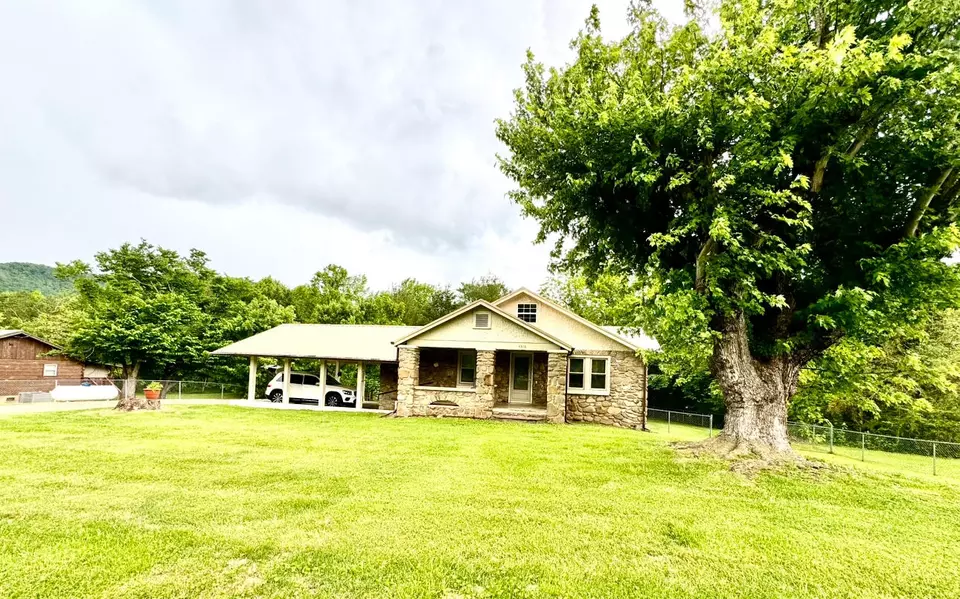 4378 Cosby Hwy, Cosby, TN 37722 | 35 Photos - Movoto