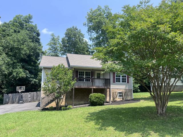 575 Paw Paw Way, Newport, TN 37821 | MLS# 707895 | 20 Photos - Movoto