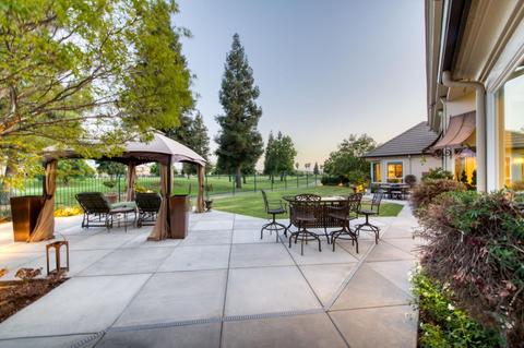 1831 E Clubhouse Dr, Fresno, CA 93730 - Movoto.com