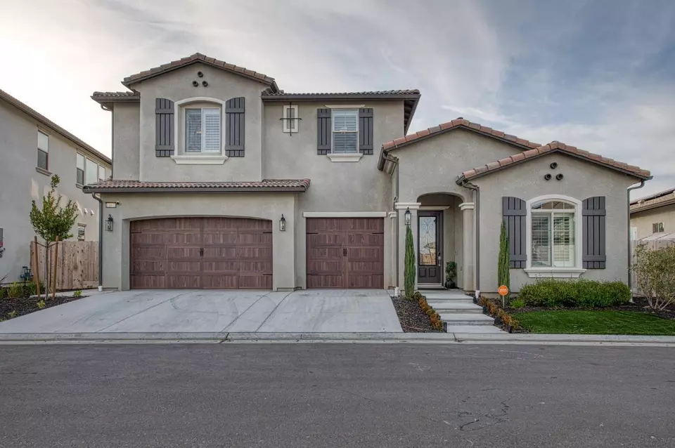 11073 N Via Pavena Dr, Fresno, CA 93730 - Movoto