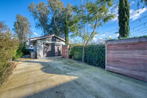 12244 S Villa Ave, Fresno, CA 93725 | 99 Photos - Movoto