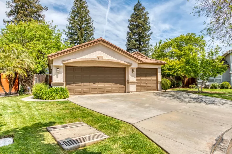 5904 W Pinedale Ave, Fresno, CA 93722 | 33 Photos - Movoto