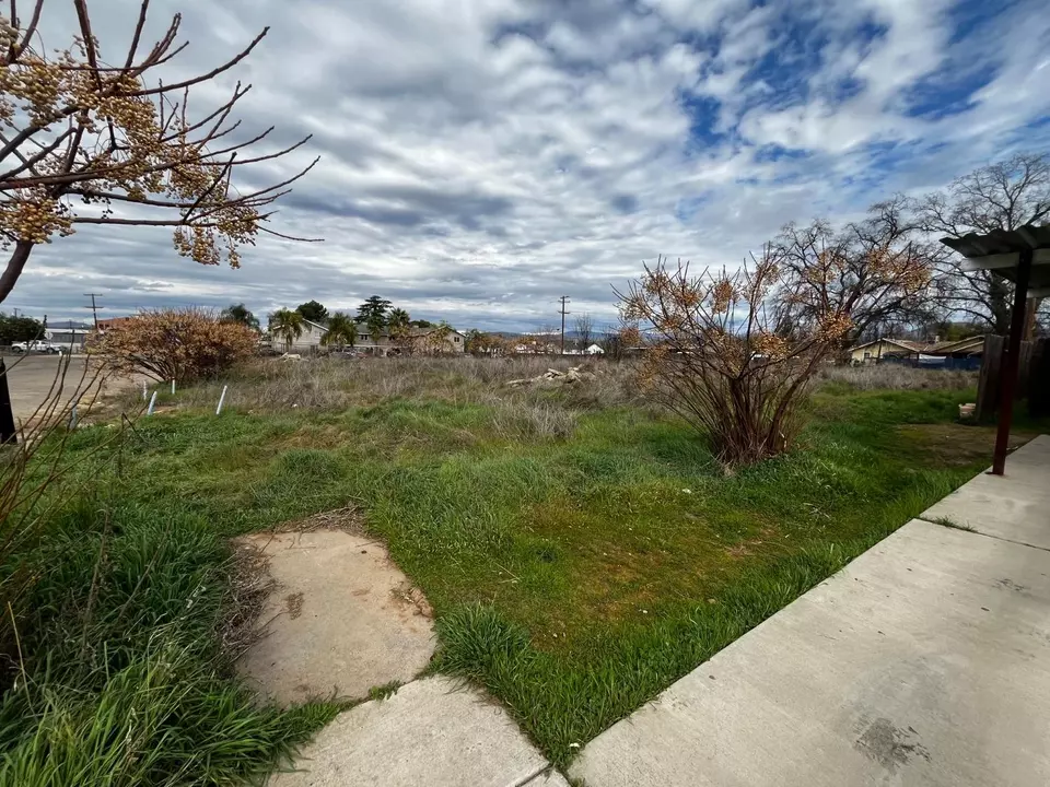 449 G St, Orange Cove, CA 93646 | MLS# 624951 | 5 Photos - Movoto
