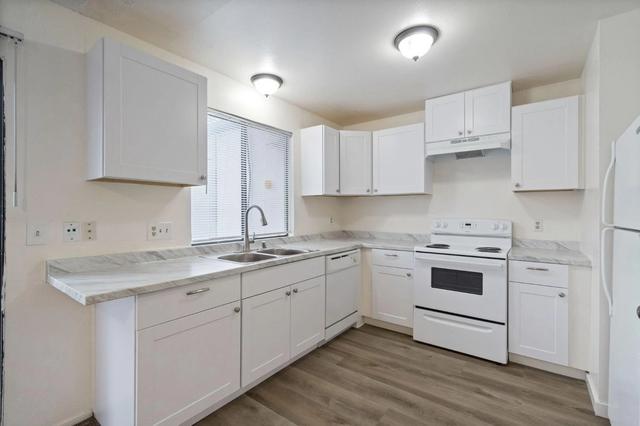 4676 E Alamos Ave #127, Fresno, CA 93726 | MLS# 626064 | 34 Photos - Movoto